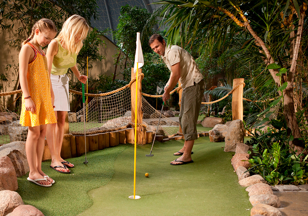 Unique tropical golf indoors | City Golf Europe