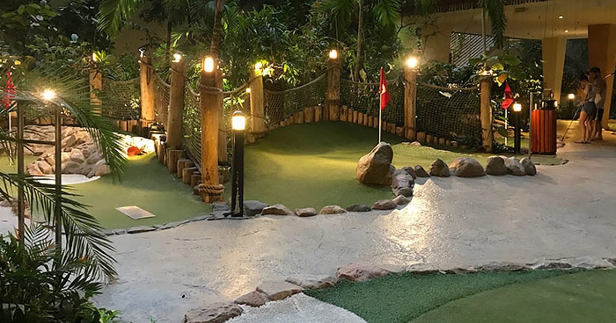 Unique tropical golf indoors | City Golf Europe