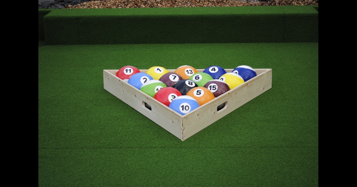 Football billiards game attraction | City Golf Europe